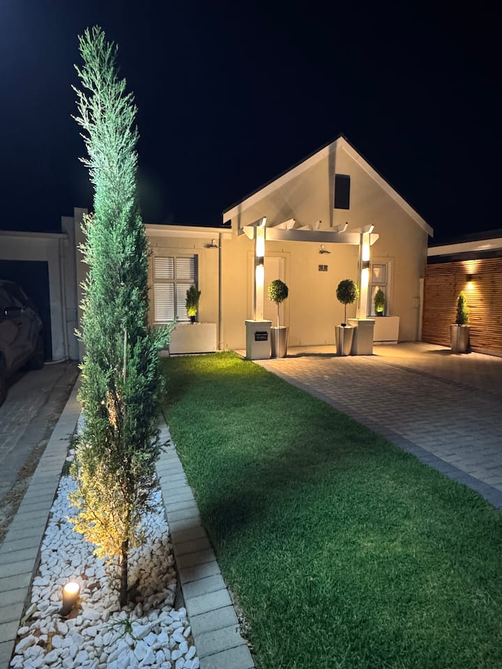 Montbleu 3 Bed 3 Bath House In 24/7 Secure Estate - Stellenbosch