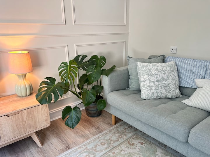 Light Filled Cosy Two Bed Flat - Leeds