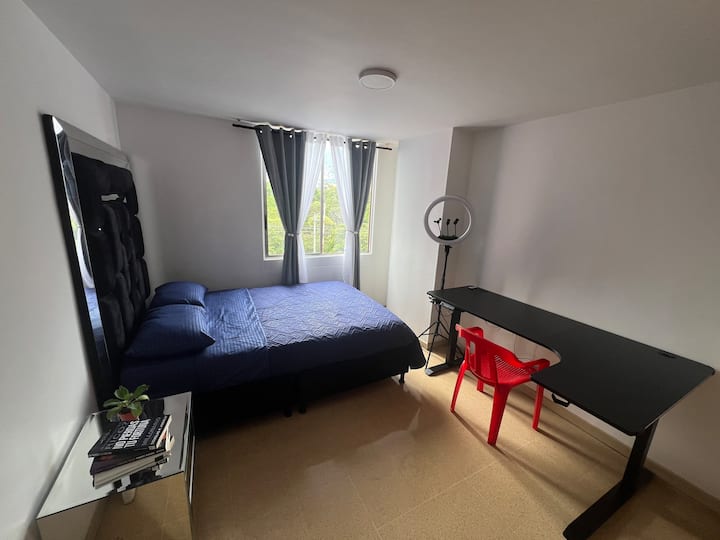 Conquistadores/desk, Pool, Sauna - Medellín