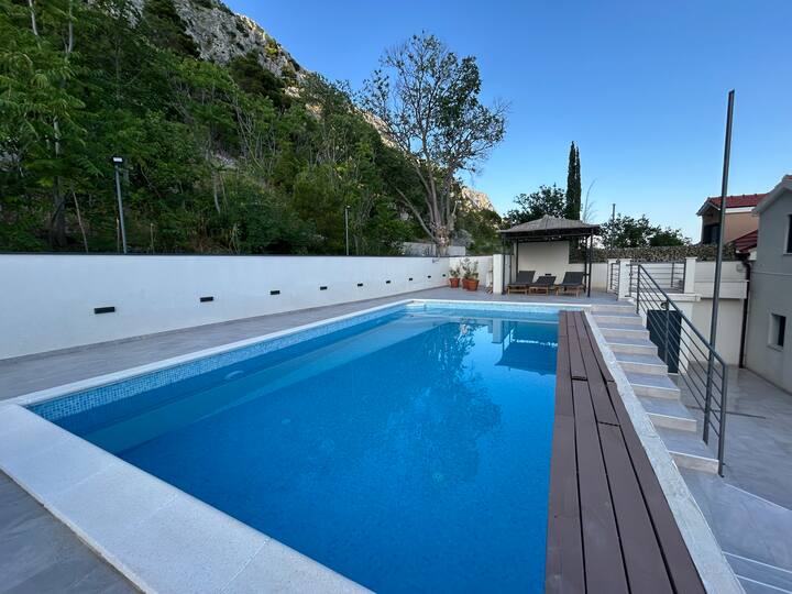 New! Villa For 16 Persons Near Omiš - Omiš