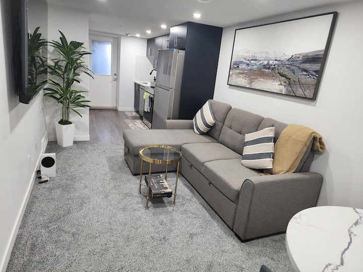 Exquisite 2br Suite - Calgary
