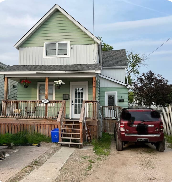 Centrally Located Two Bdrm Apt! - North Bay