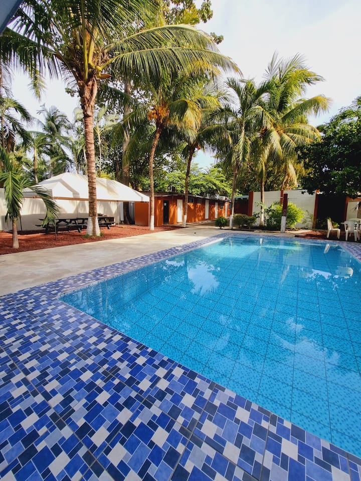 Ranch With 8 Beds And 5 Baths - La Libertad