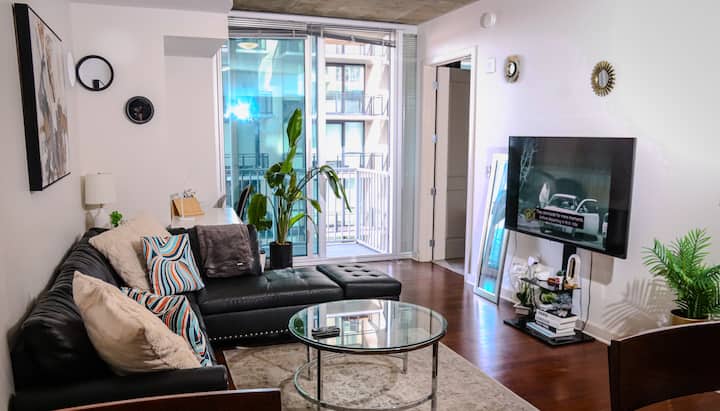 Midtown City Escape With Parking - Atlanta, GA