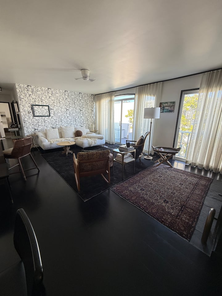 Gimme Shelter
2 Bed, 2 Bath On The Water - Corte Madera, CA