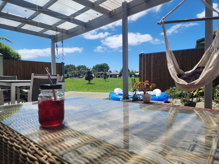 Family Friendly-next2 Playground - Bay of Plenty