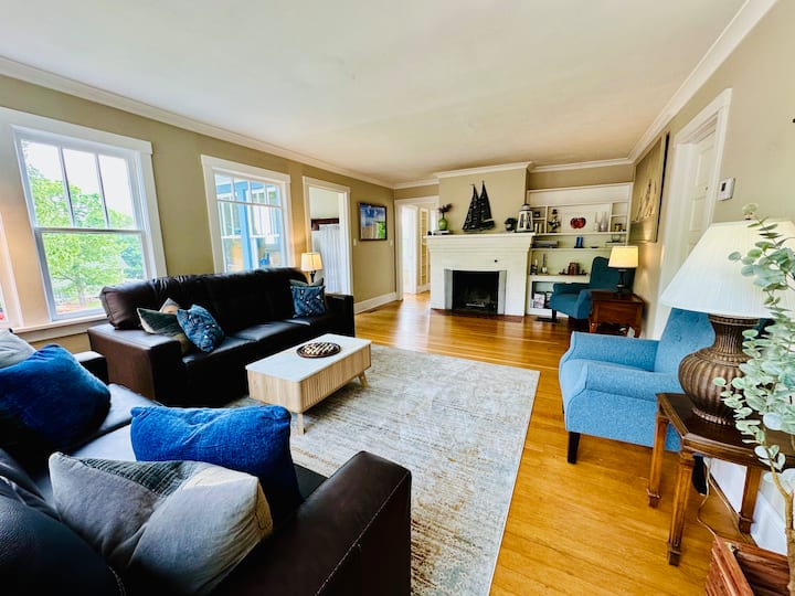 Walkable, Lakeview Near Ferry, Marina & Downtown - Bayfield, WI