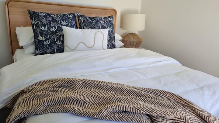 Entire Home Short/long Stay Welcome - MacLeay Island