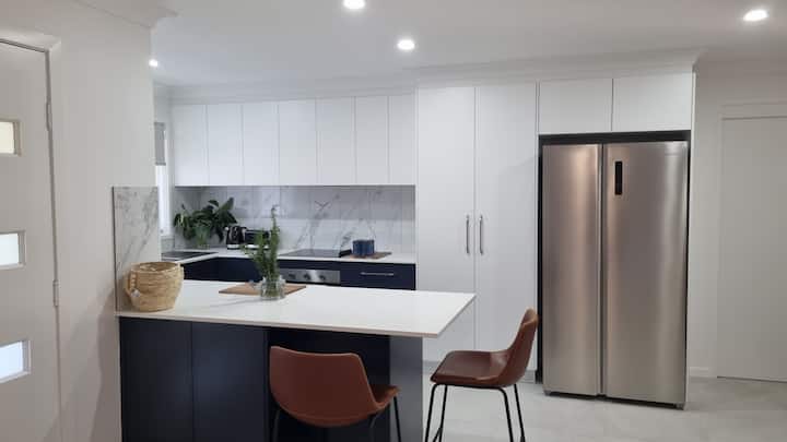 Central Location Long/short Term Stay Entire Home - MacLeay Island