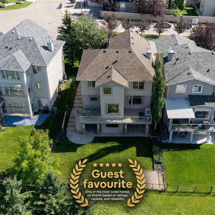 Luxury Home/5 Br/9  Beds/4ba/sleep 12,ac, Crib - Calgary