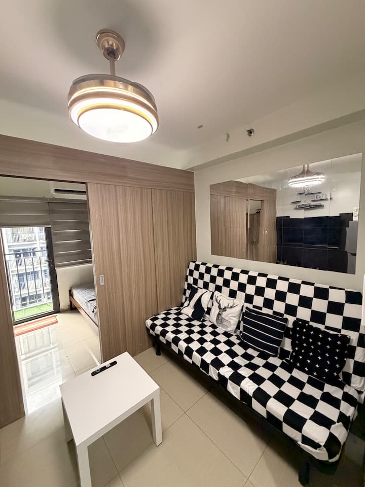 Urban Condo Near Moa & Naia | Ps4 & Netflix - Manila