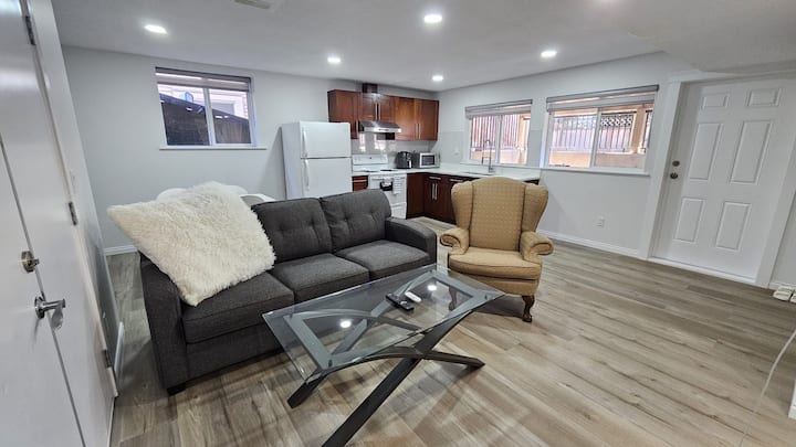 Bright 2-bedroom Suite In Langley - Langley