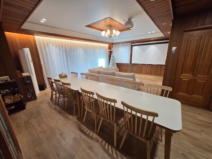 수영역1분 대형숙소/40평 프라이빗/12인/방3 욕실2 침대5/넓은 거실 [요와스테이] - Busan