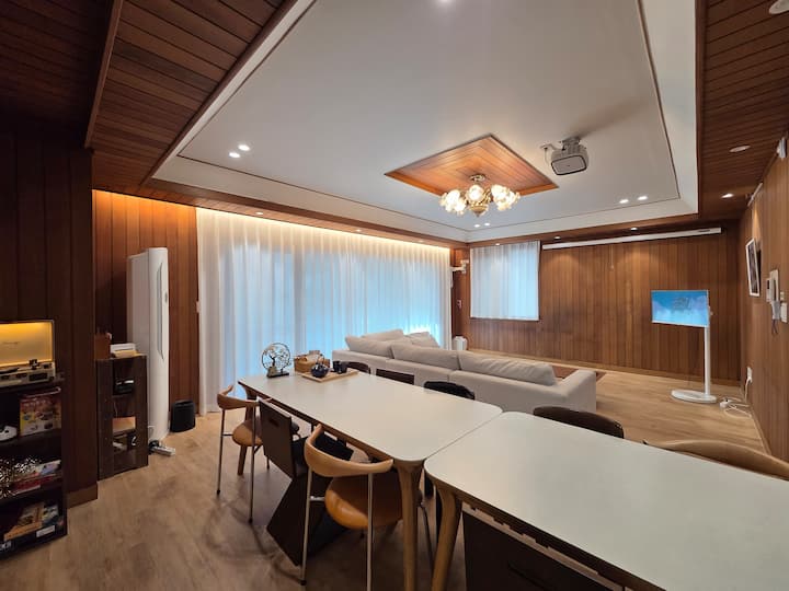 수영역1분 대형숙소/40평 프라이빗/12인/방3 욕실2 침대5/넓은 거실 [요와스테이] - Busan