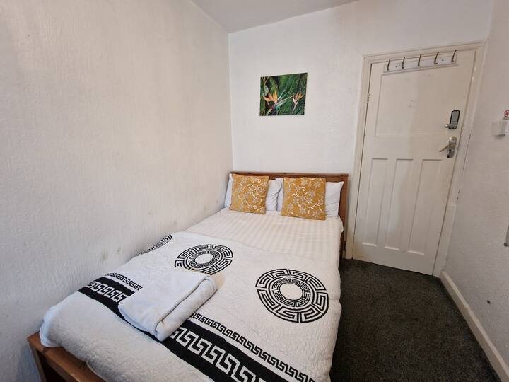 Cosy Bedroom Near Qe & Uob - Birmingham