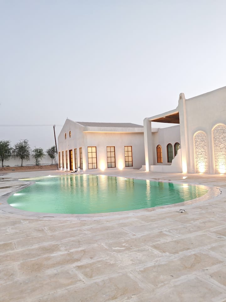 فلة خاصة سيكلادي مع مسبح كبير - United Arab Emirates