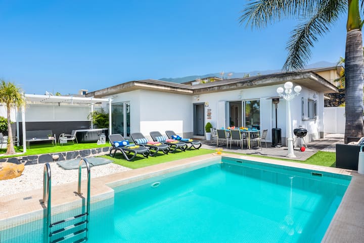 Oferta Agosto Piscina Climatizada - Puerto de la Cruz