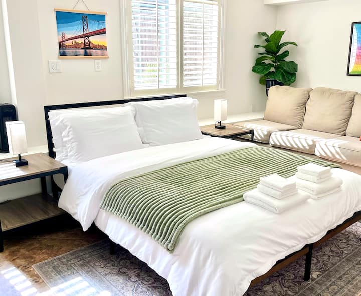Cozy Quiet 2br/1ba With Free Parking - San Francisco, CA