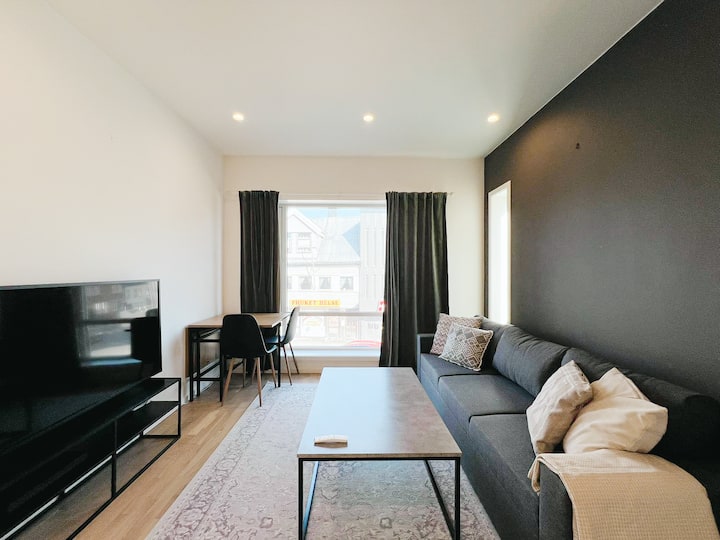 Bright & Cozy Apartment In Downtown Tromsø - Tromsø