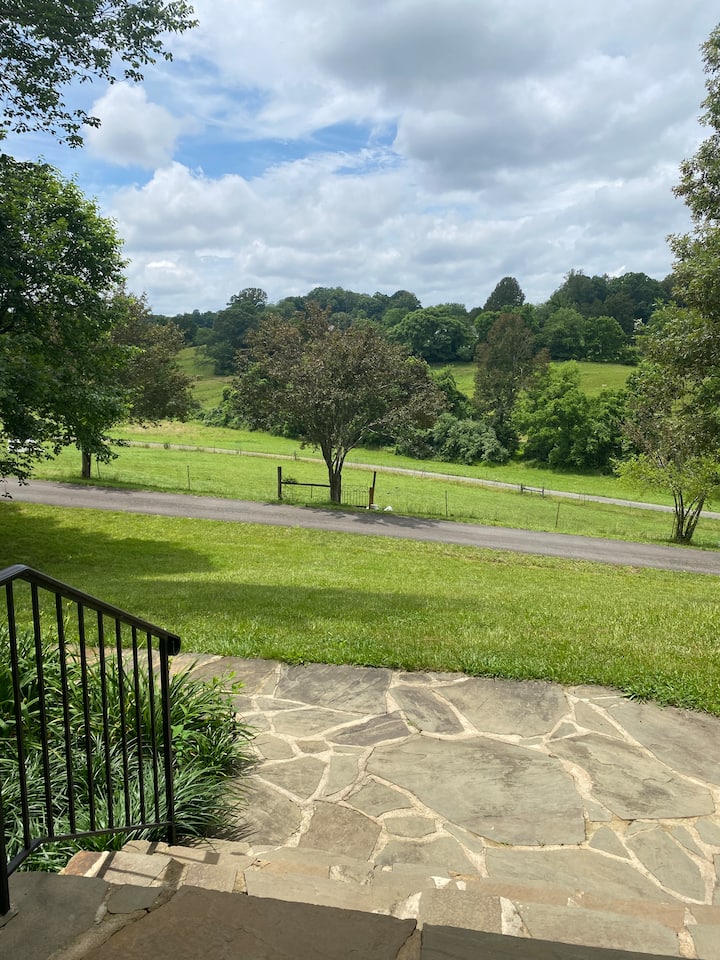 Beautiful Home W/ Majestic Views - Culpeper, VA