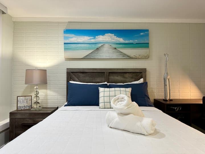 Livoone - Coastal Comfort - Bradenton, FL