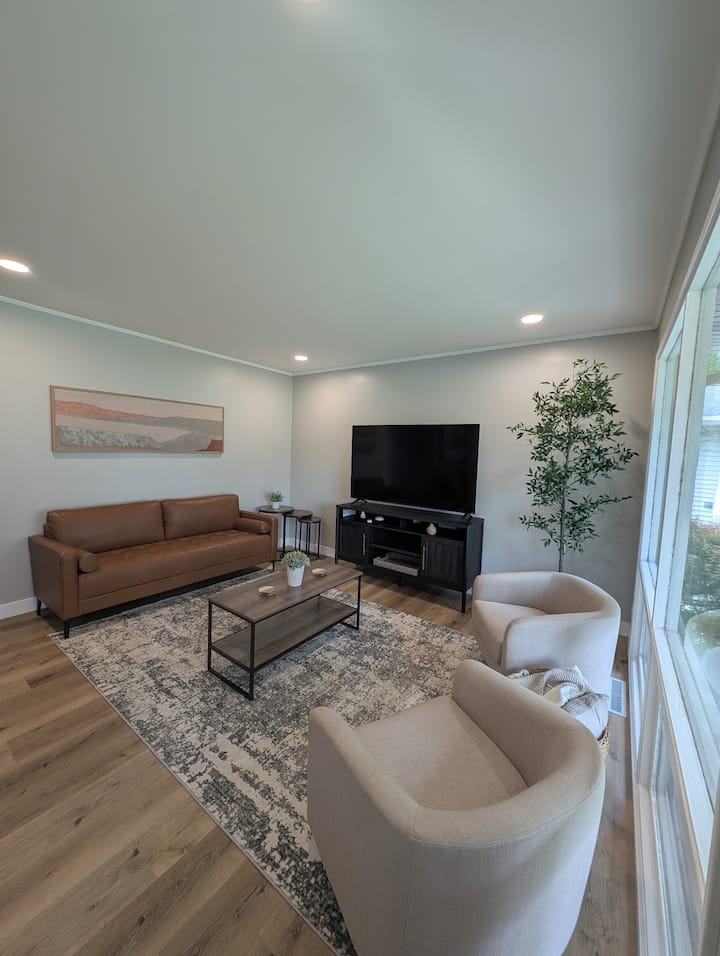 Green Bay Gem – Modern & Bright - Green Bay, WI