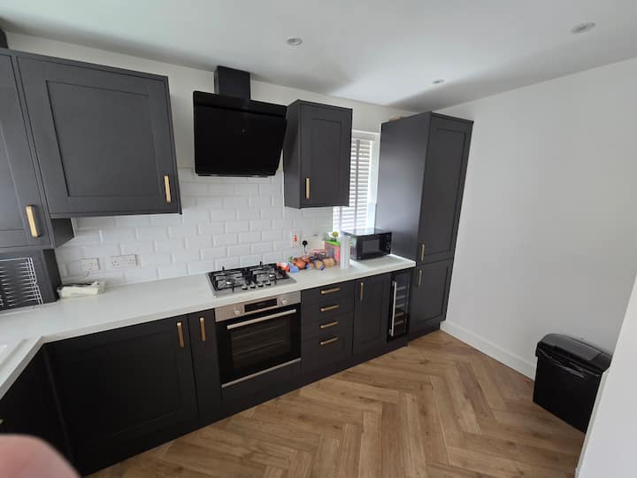 Flat On The Edge Of The Forest - Chingford