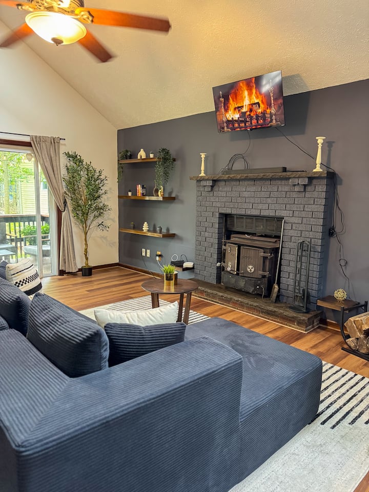 Poconos Getaway: Chic, Calm&cozy - Tobyhanna, PA