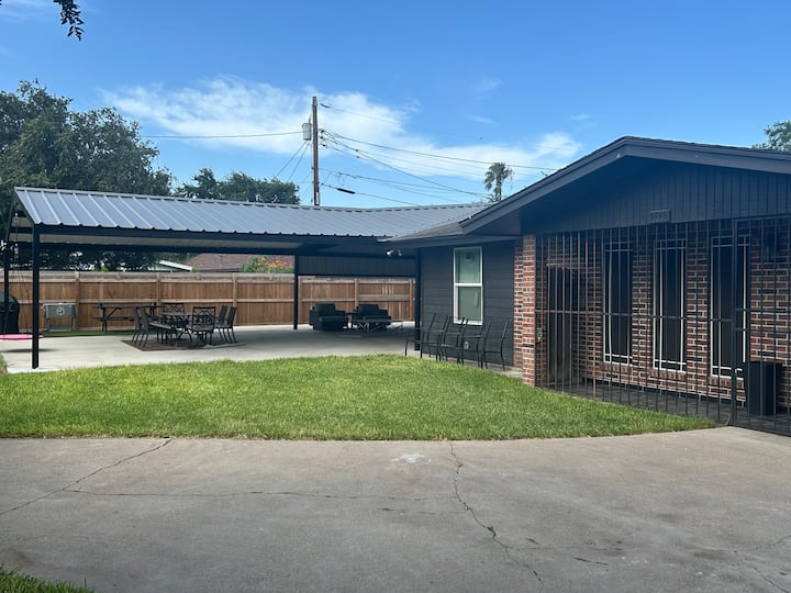 Cozy Mcallen Home W/ Patio - Pharr, TX