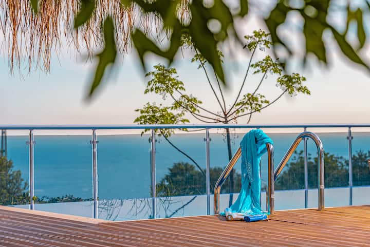 Denize Karşı Huzur | 4 Kişilik Aile Villası - Kalkan