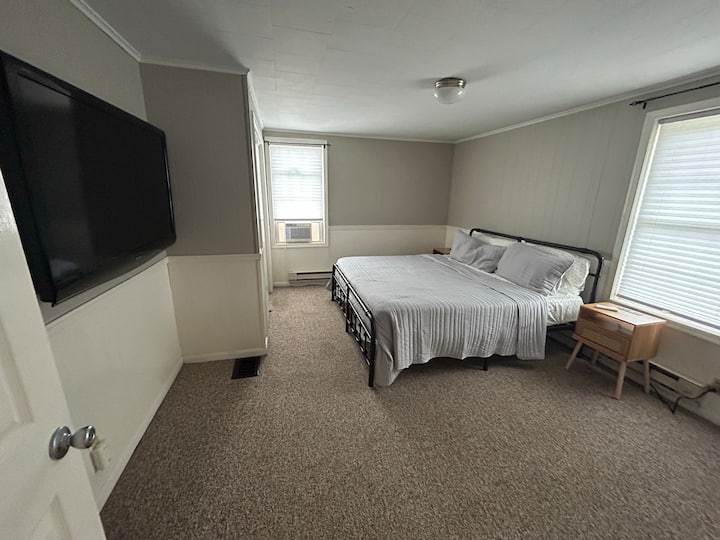 Clayton Village Apartment. Pet Friendly. - Clayton, NY