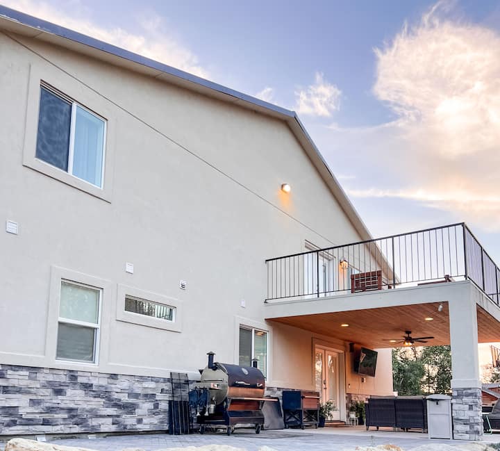 5,000 Sqft Shouse - Sleeps 20, Game Basement - Nampa, ID