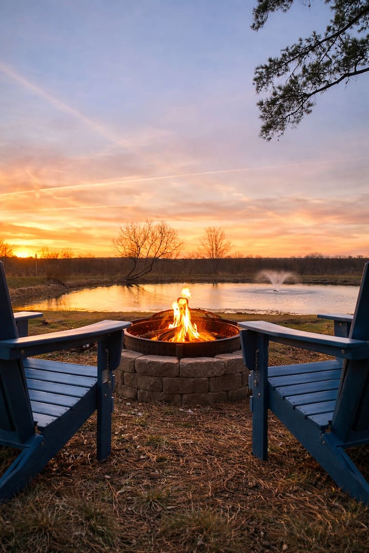Luxury Home W/ Private Fishing Pond Near River - Cuba, MO