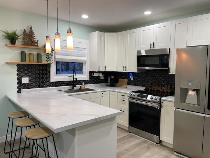 Trailside Haven: Short Walk To Lake And Trails - Carr lake, Claypool