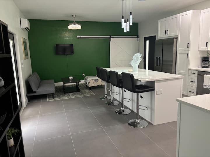 Private 2 Bedroom / With Parking - Dania Beach, Hollywood