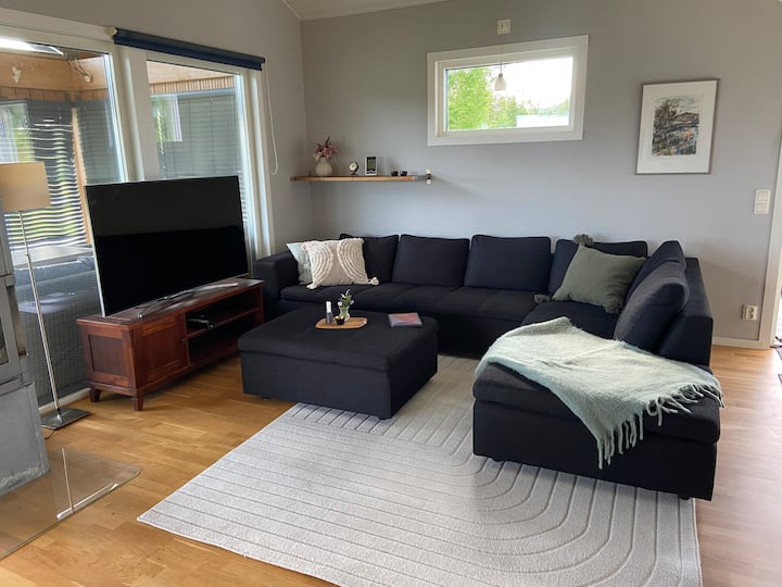Sjönära Villa, Bastu & Gäststuga I Västra Fågelvik - Sweden