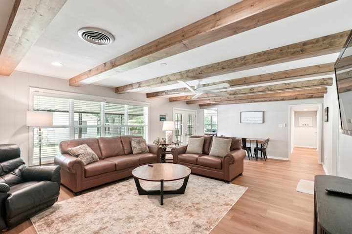 Tutta La Famiglia - Bryan, TX