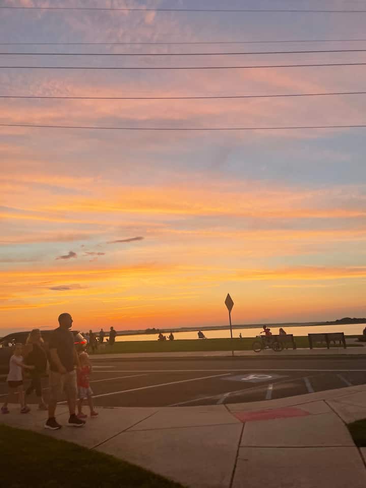 Serene Sunrises & Radient Sunsets 4-br Ww Crest - Cape May, NJ