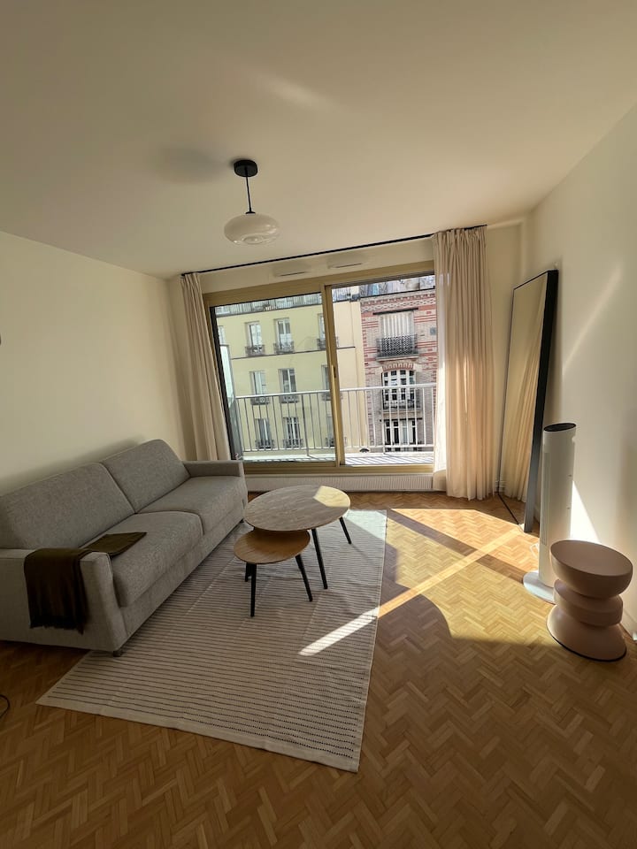 Grand Studio Avec Terrasse - 11eme Arrondissement - Paris