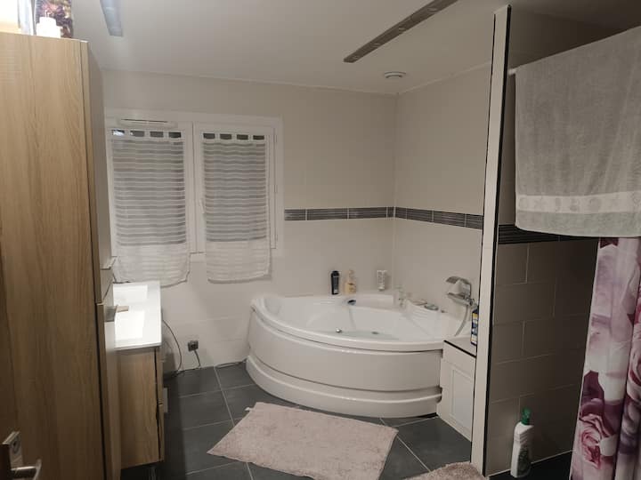 Chambre Cosy Chez L'habitant - Nimes