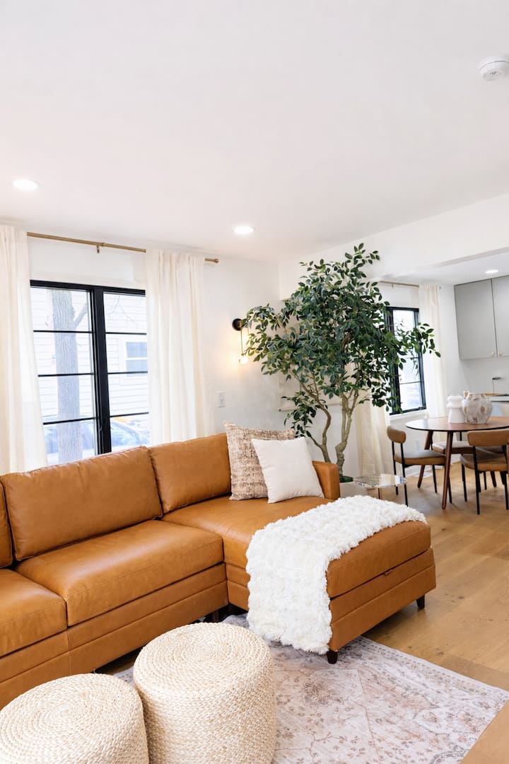 Blue Stick | Steps To Stadium & Downtown - Ann Arbor, MI