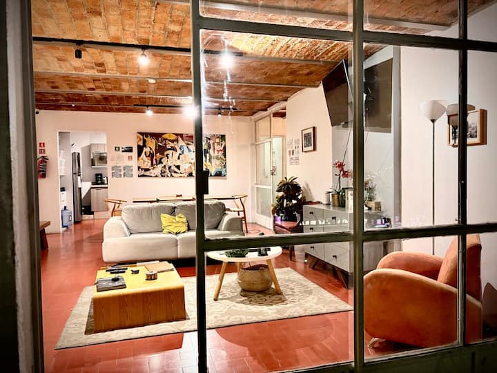 Shared Womens Room 8p (Yellow) - Guadalajara