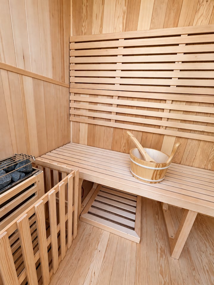 Spa In Crystal Beach |Relaxing Hot Tub |Sauna - Crystal Beach