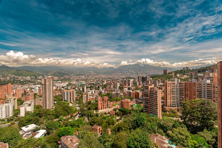 Vista Panorámica A 5 Min De Provenza En El Poblado - Medellin, Antioquia, Colombia