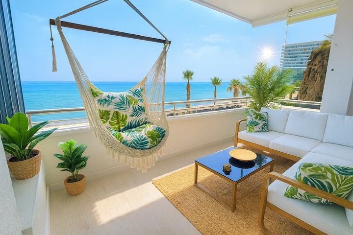 Sunrise Sea Apartment. Beachfront - Torremolinos