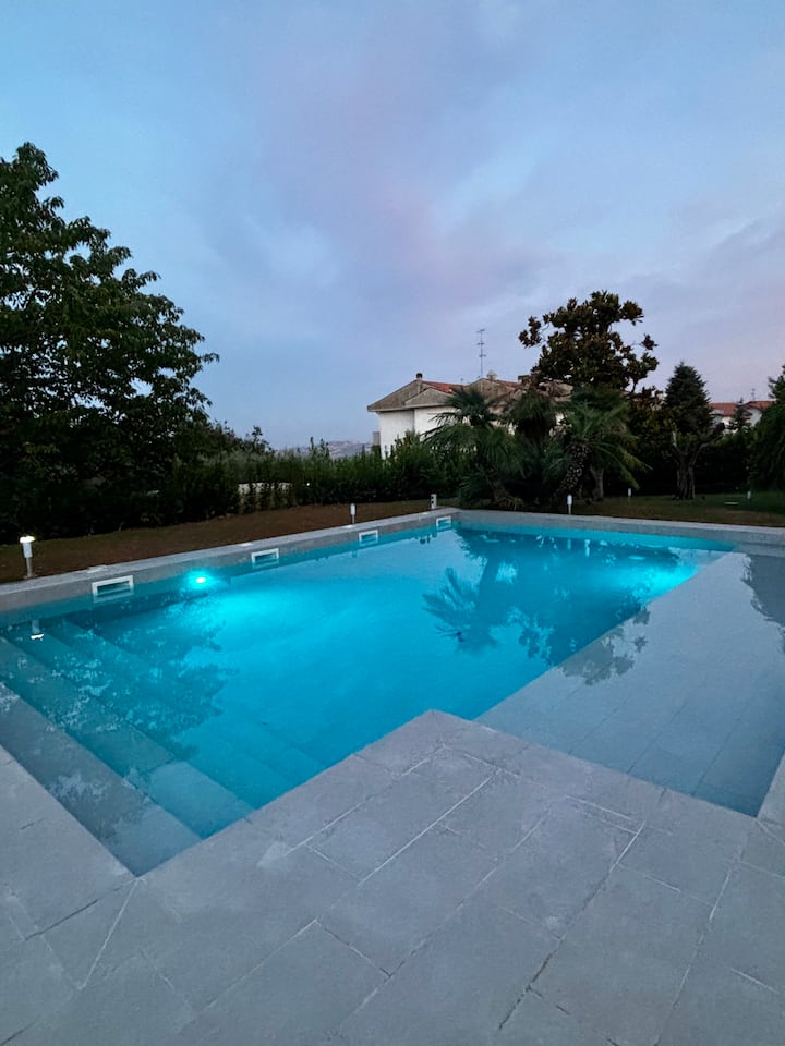 Camera Matrimoniale Con Balcone Vista Giardino - Giulianova