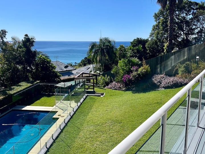 Ocean Views, Pool, Walk To Beach, Garden, Spacious - Coolum Beach
