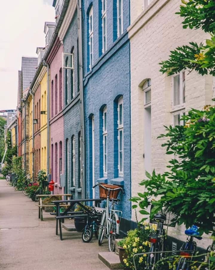 Charming 1870s Duplex On Colorful Olufsvej - Copenhaguen