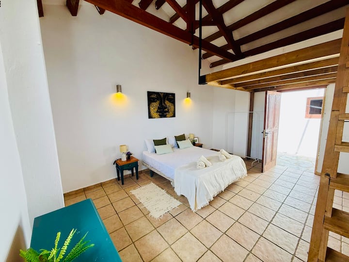 Playa D'en Bossa House - Ibiza