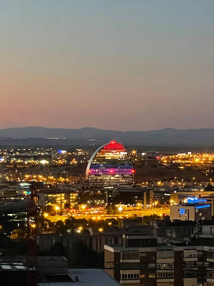 Superb Apartment With Spectacular Views - Madryt